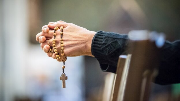 Rosenkranz-Reihe mit Schwester Katharina - DOMRADIO.DE