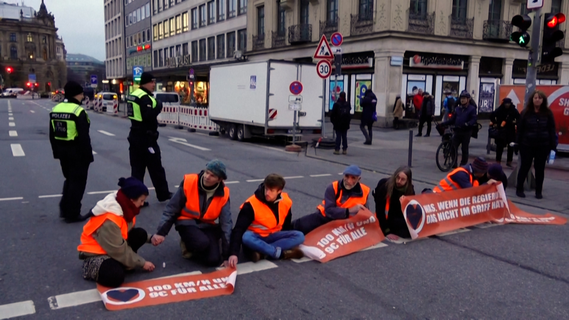 Buch über die "Letzte Generation" in Köln vorgestellt - DOMRADIO.DE