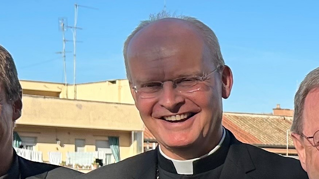 Bischof Overbeck zur Weltsynode - DOMRADIO.DE