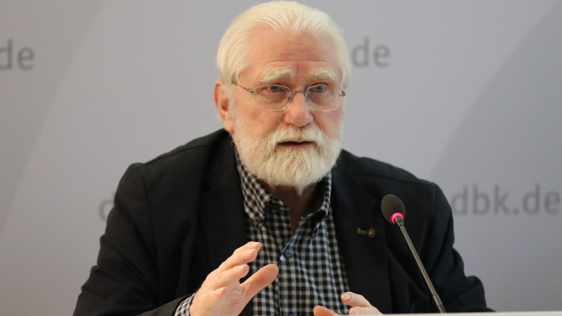 Prof. Dr. Heinz-Günther Stobbe spricht über das neue Friedenswort der ...