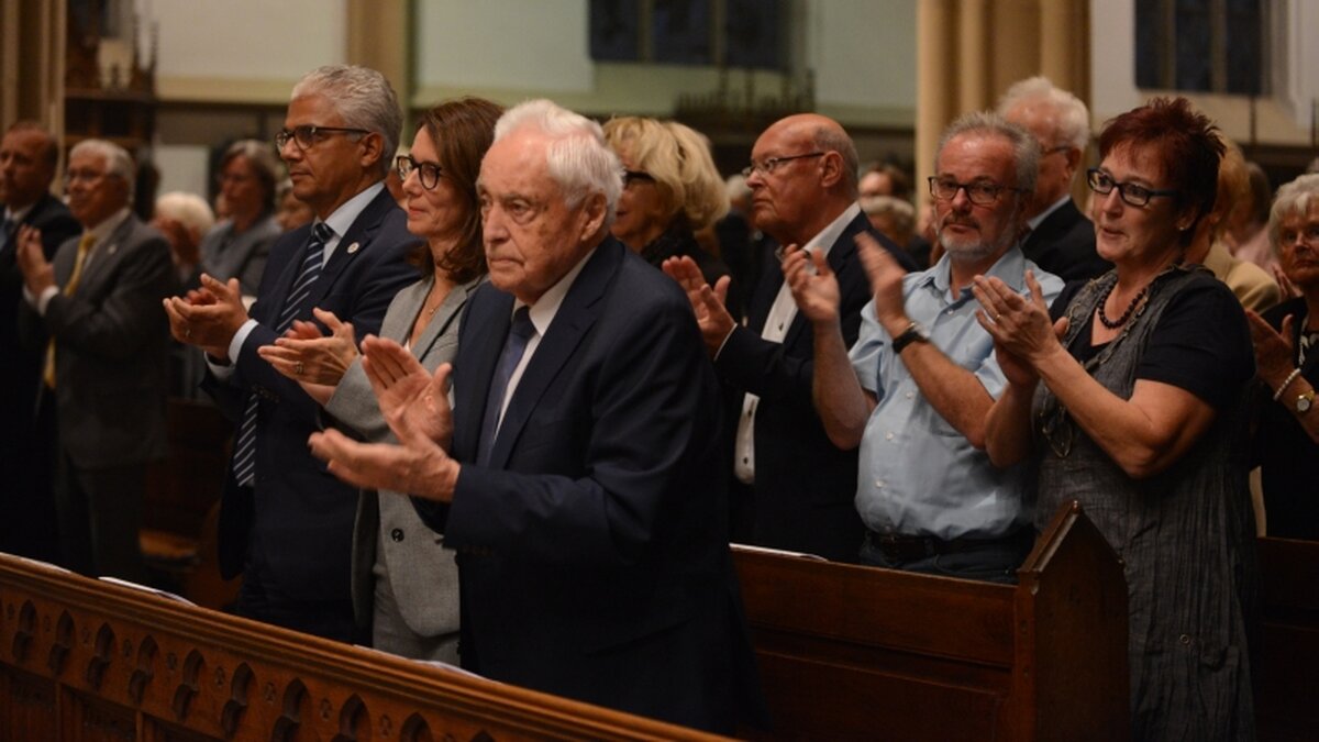 Applaus in Messe kann Sternstunde der Liturgie sein | DOMRADIO.DE