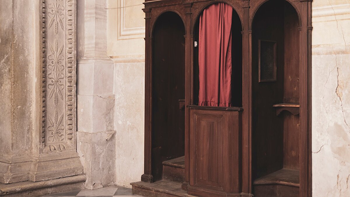 Papst ernennt Cheftheologen für die Beicht-Behörde - DOMRADIO.DE