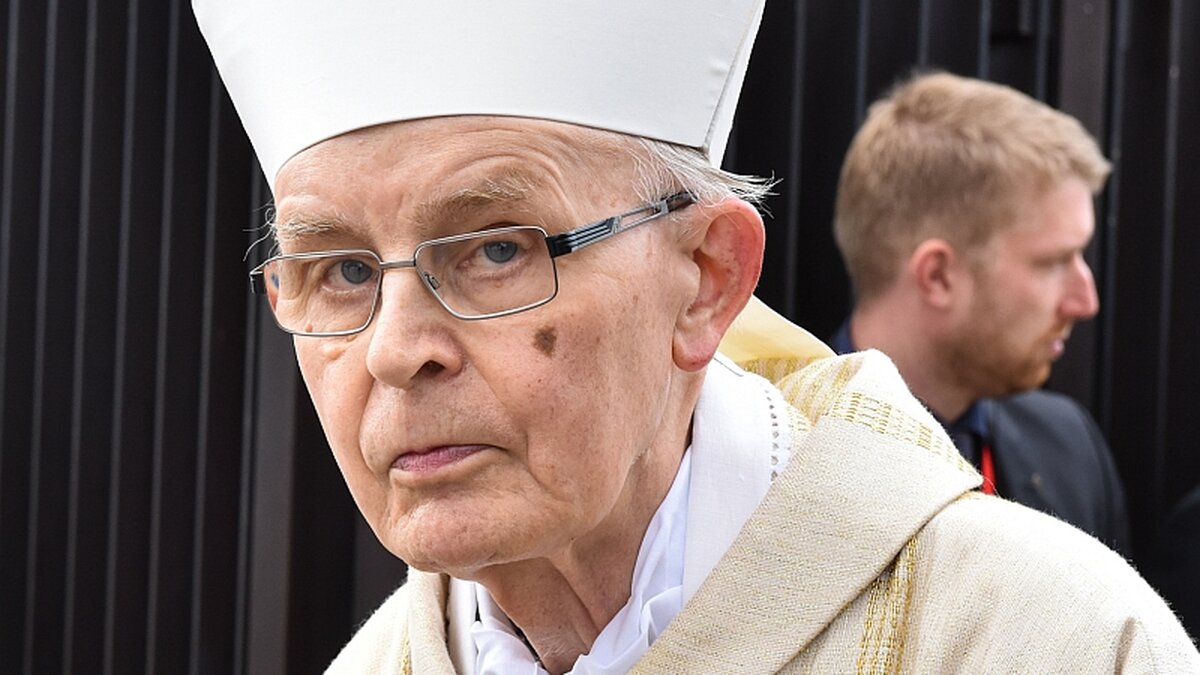 Ein Interview mit Mathias Peter (Redaktion und Moderation, Liturgie ...