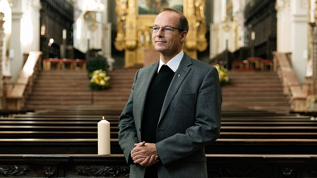 Renovabis-Hauptgeschäftsführer Hartl über Migration & Kreuz | DOMRADIO.DE