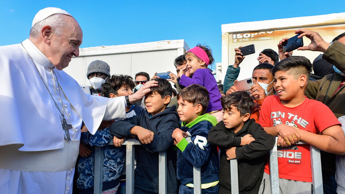 Papst empfängt benachteiligte Kinder | DOMRADIO.DE