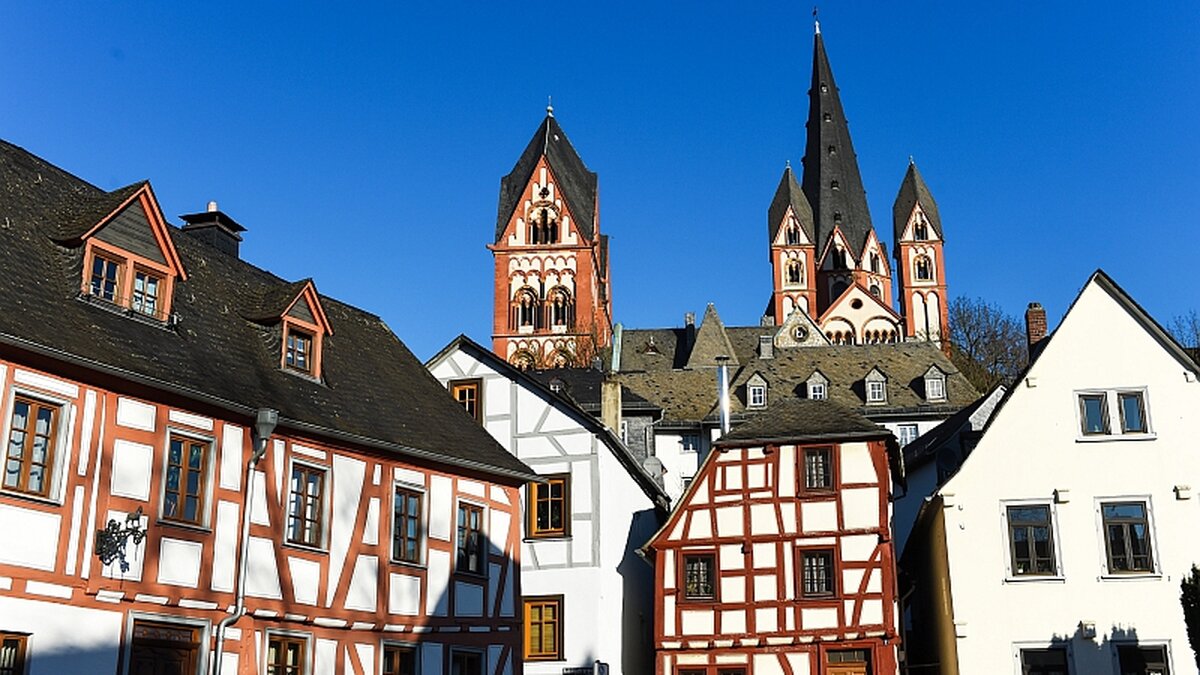 Ein Interview mit Dr. Lisa Straßberger (Studienleiterin beim Haus am ...