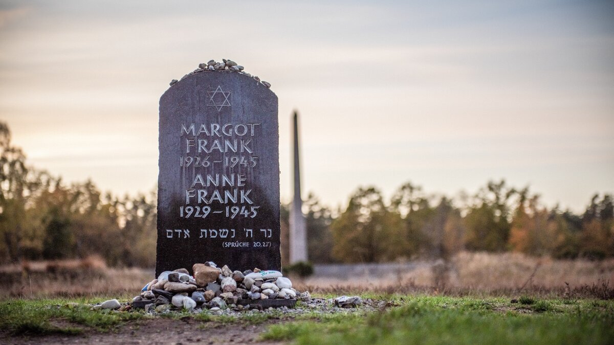 Vor 80 Jahren starb Anne Frank im KZ Bergen-Belsen | DOMRADIO.DE