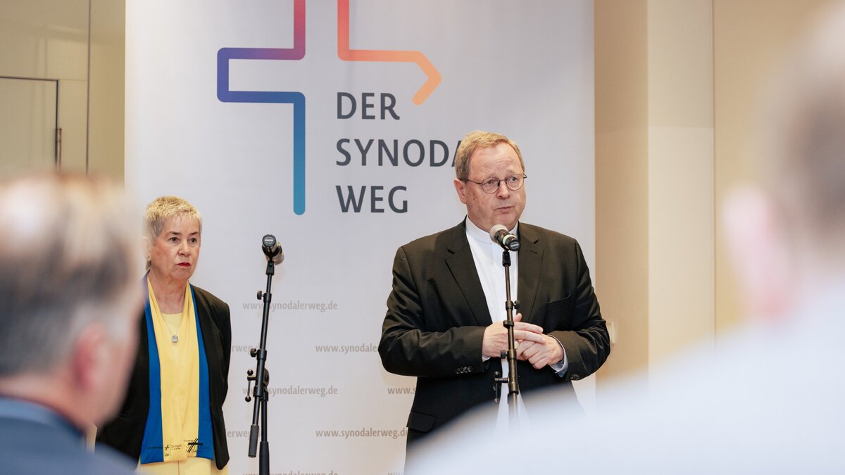 Bischof Bätzing ordnet aktuellen Stand der Reformdebatte ein | DOMRADIO.DE