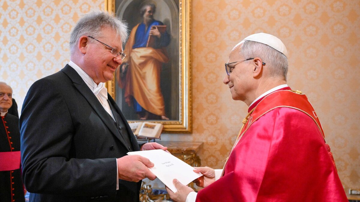 Laut Vatikanbotschafter beobachtet Papst Leo deutsche Kirche genau ...