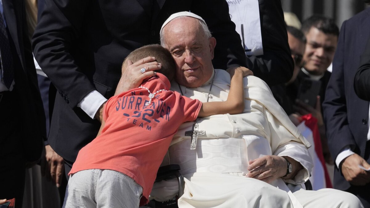 Papst kündigt Welttreffen für Kinderrechte mit Kindern und Experten an ...