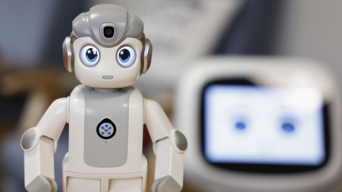 Was können Roboter und Künstliche Intelligenz in der Pflege? - DOMRADIO.DE