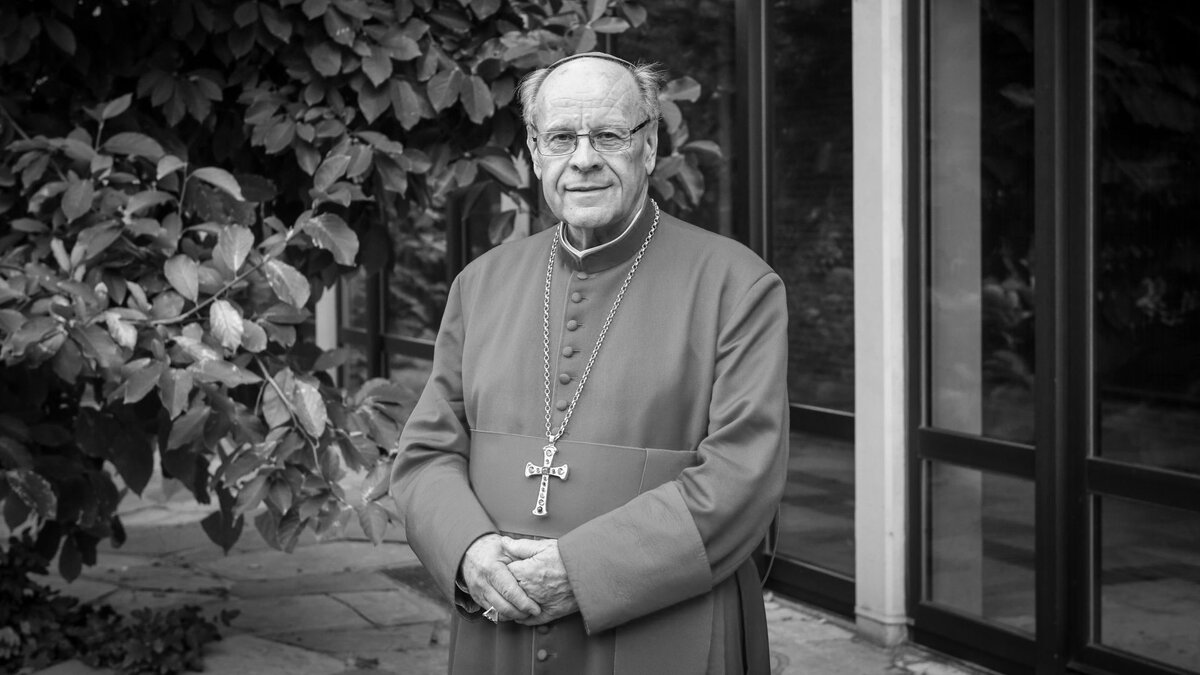 Churer Altbischof Huonder ist mit 81 Jahren gestorben | DOMRADIO.DE