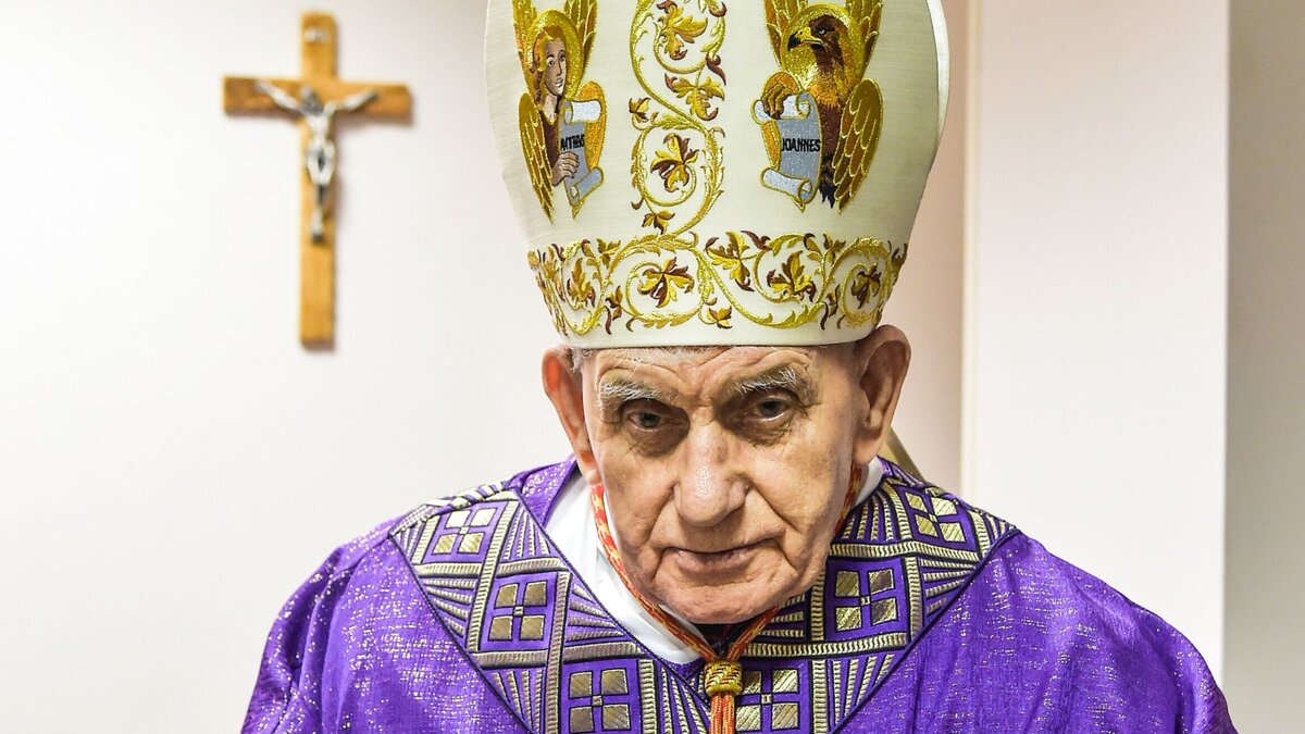 Albanischer Kardinal Ernest Simoni feiert 95. Geburtstag - DOMRADIO.DE