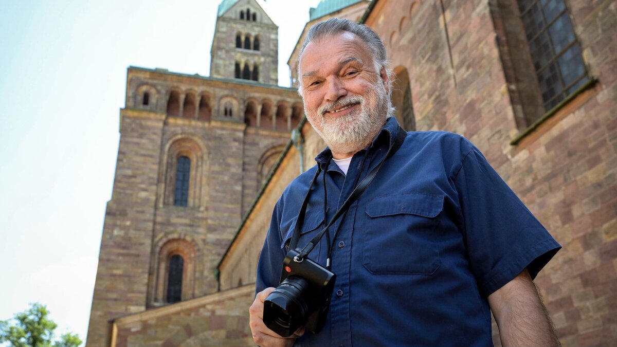 Fotograf Horst Hamann zeigt Speyerer Dom mit vertikalem Blick | DOMRADIO.DE