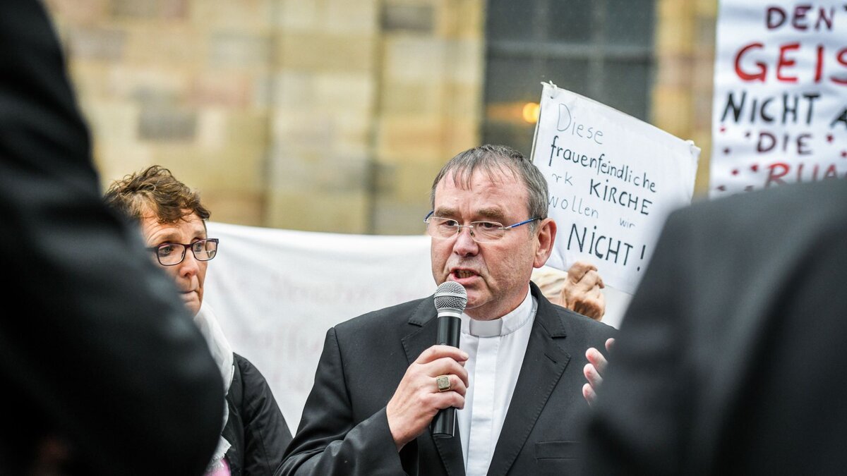 Ein Interview mit Ludger Schepers (Essener Weihbischof und Queer-Beauftragter in der ...