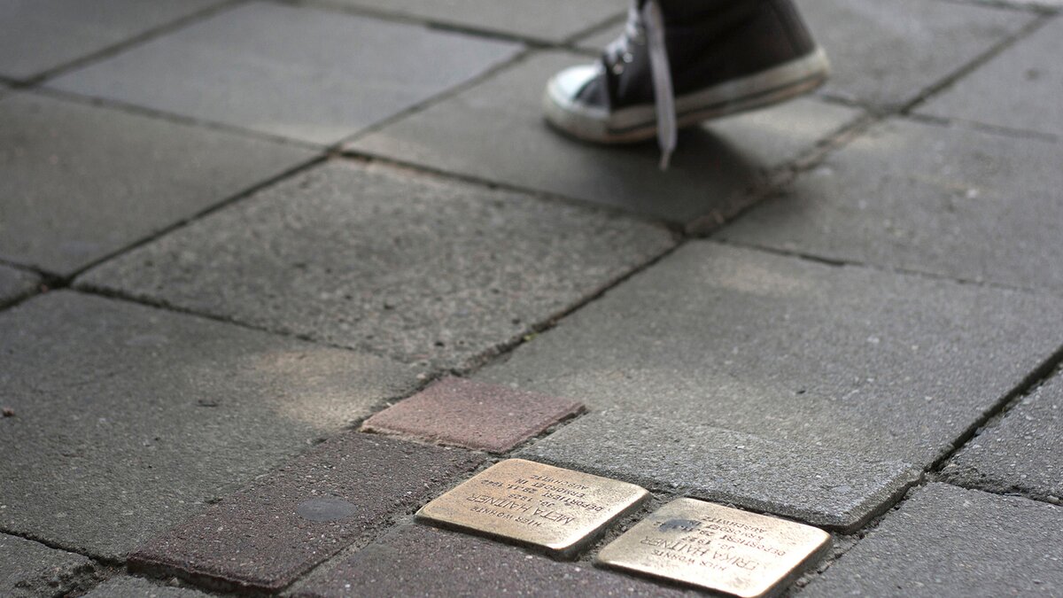 WDR stellt App "Stolpersteine NRW" vor - DOMRADIO.DE