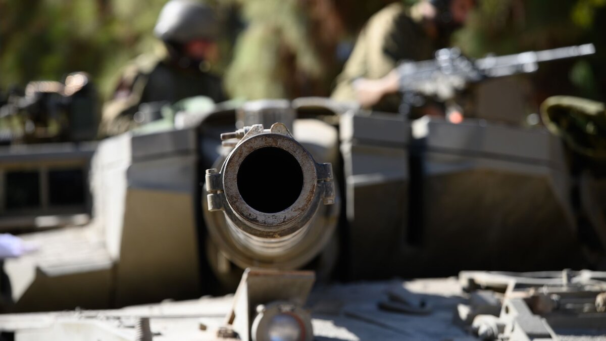 Israelische Armee startet begrenzten Panzervorstoß im Gazastreifen ...