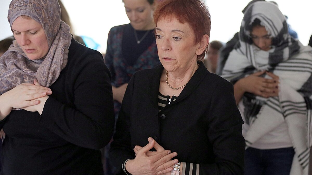 Politikerin Akgün zum fundamentalistisch-islamischen Frauenbild ...