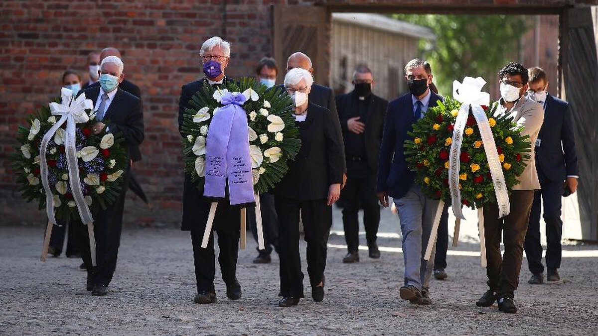 Bedford-Strohm gedenkt Sinti und Roma in Auschwitz | DOMRADIO.DE