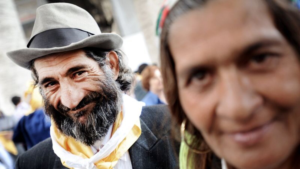 Streit der Dachverbände von Sinti und Roma geht weiter | DOMRADIO.DE