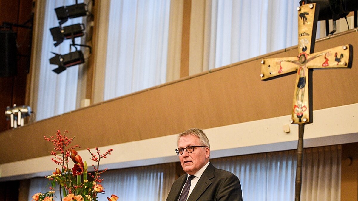 Debatte um öffentliche Gottesdienste geht weiter - DOMRADIO.DE