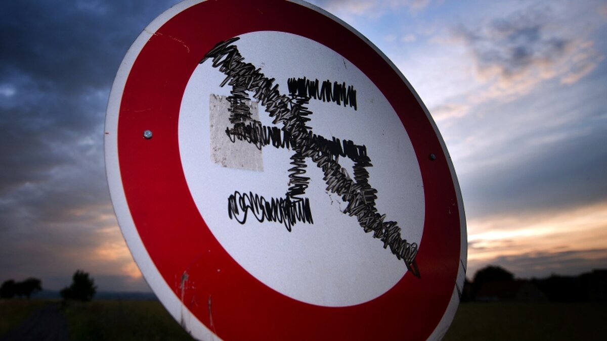 Nachfolgerin der Faßberger "Nazi-Glocke" erhält schlichtes Kreuz ...